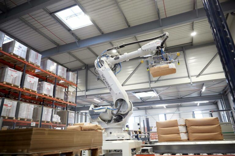Nos robots industriels au cœur de votre industrie - Novatics